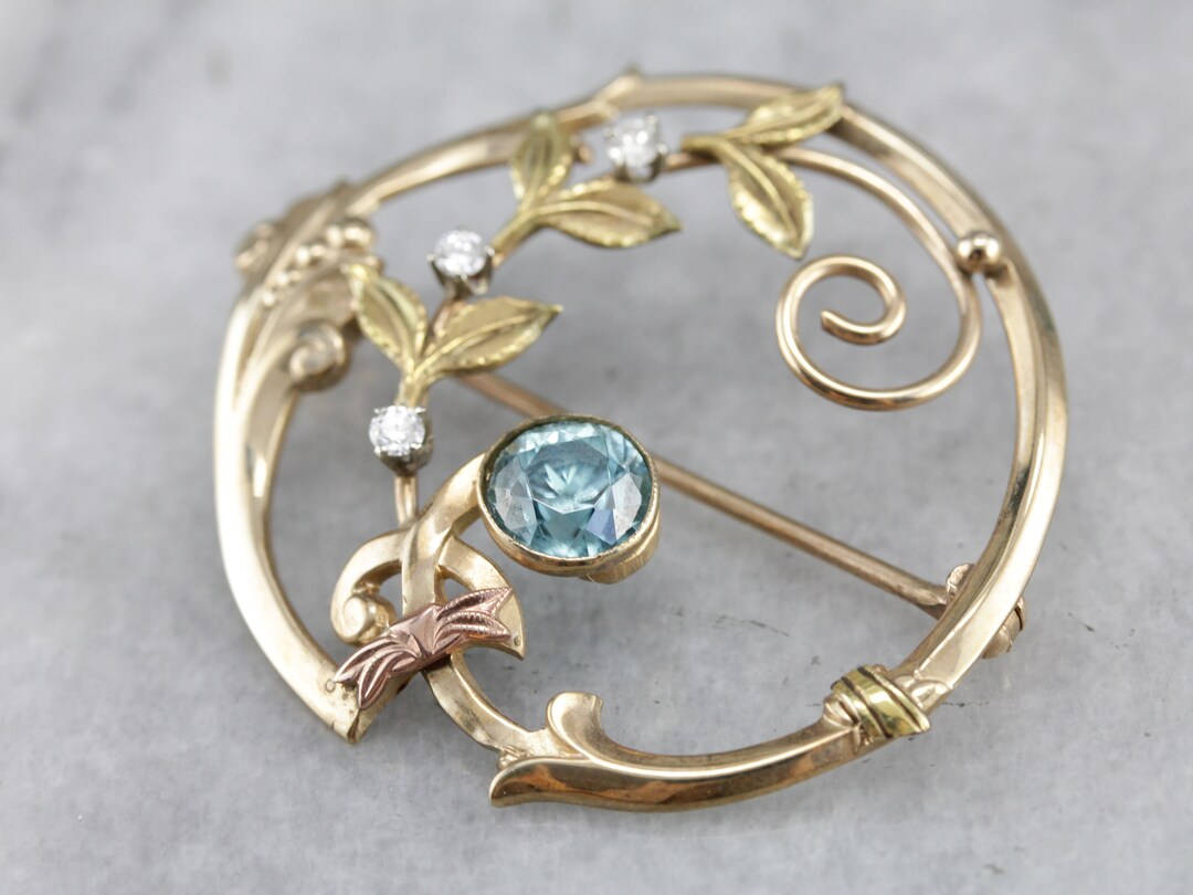 Lovely Art Nouveau Circle Pin, Retro Wreath Pin With Great Details ...