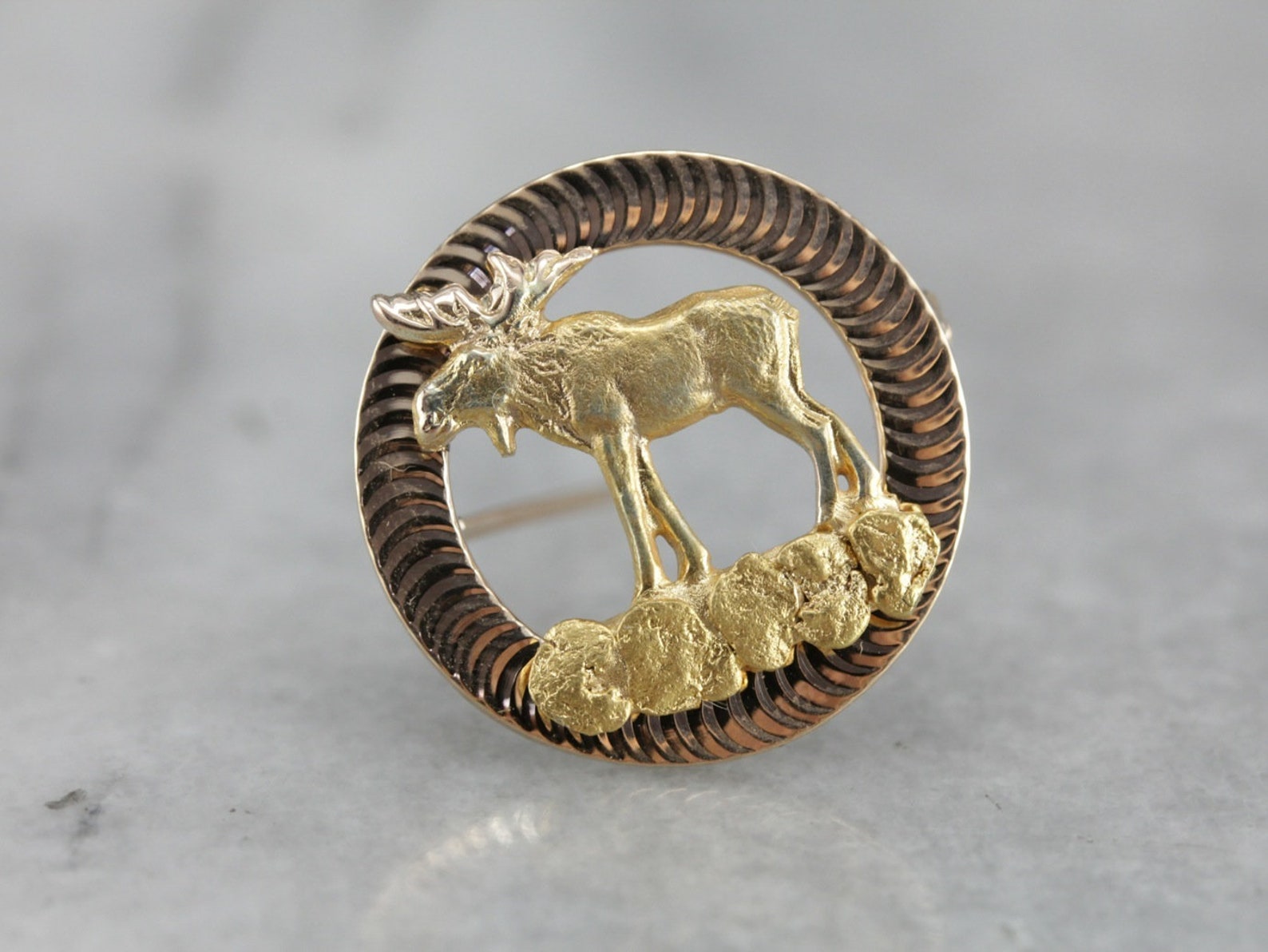 Upcycled Gold Moose Pin Moose Brooch Pin de solapa Pin | Etsy