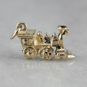 Vintage Train Charm, Yellow Gold Chain, Charm Necklace UU4MYXMJ - Etsy