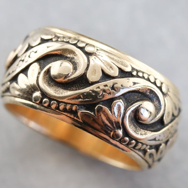 Carved Wedding Band - Etsy