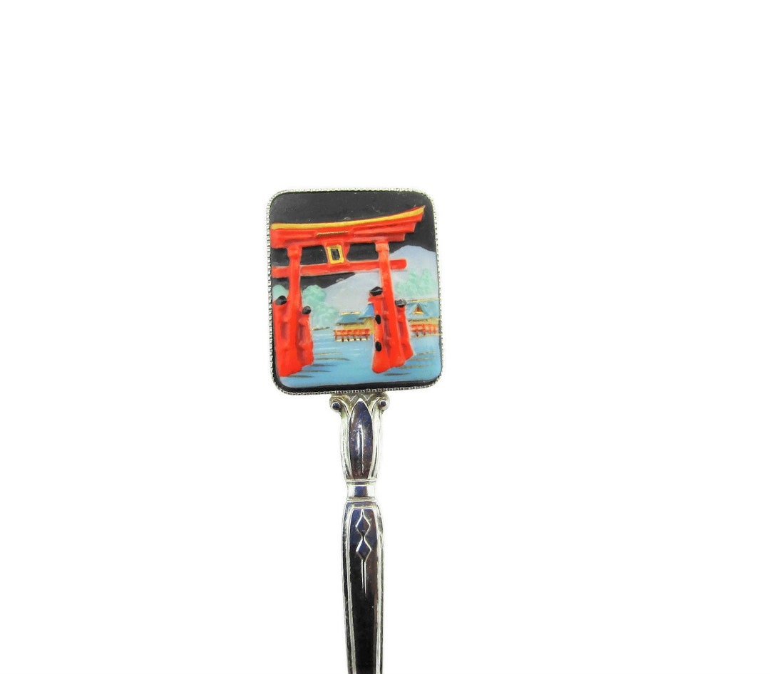 Toshikane Floating TORII GATE Spoon/red Arch Japanese Arita Porcelain ...