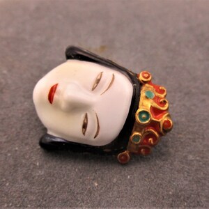トシカネ Toshikane KISHOTEN Button/shinto Goddess of Happiness and Beauty ...