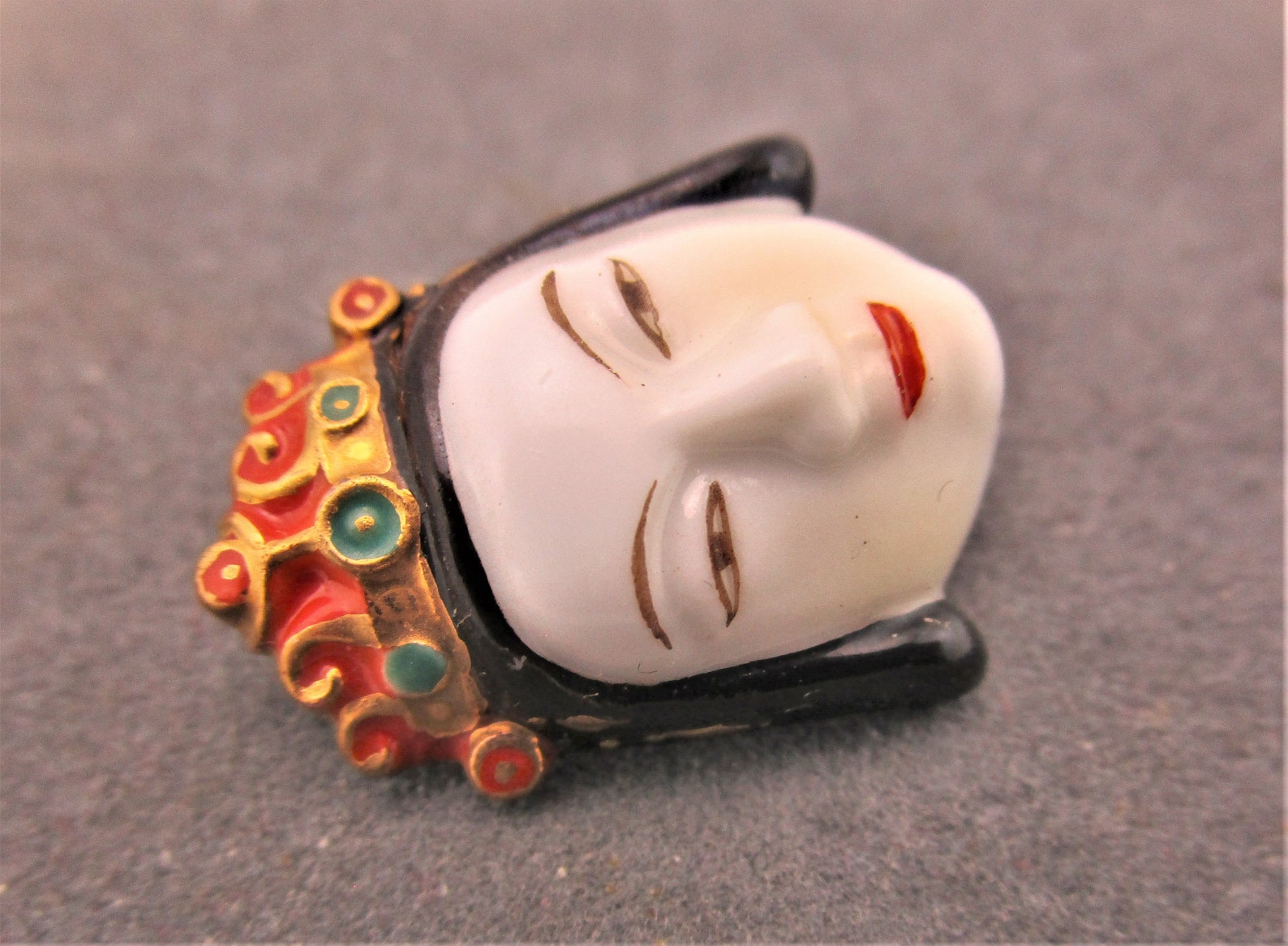 トシカネ Toshikane KISHOTEN Button/shinto Goddess of Happiness and - Etsy