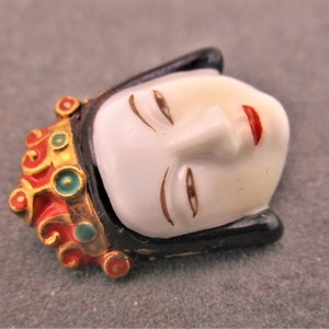 トシカネ Toshikane KISHOTEN Button/shinto Goddess of Happiness and Beauty ...