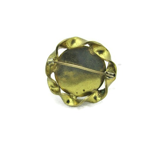 Floral Reverse Painted Intaglio Dome Pin/Goofus Glass… - Gem