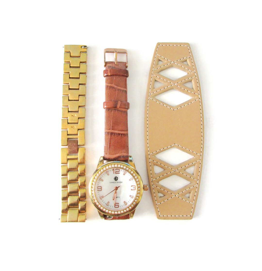 Daniela Swaebe Watch/ Changeable Gold Tone Metal & Leather Bands/round ...