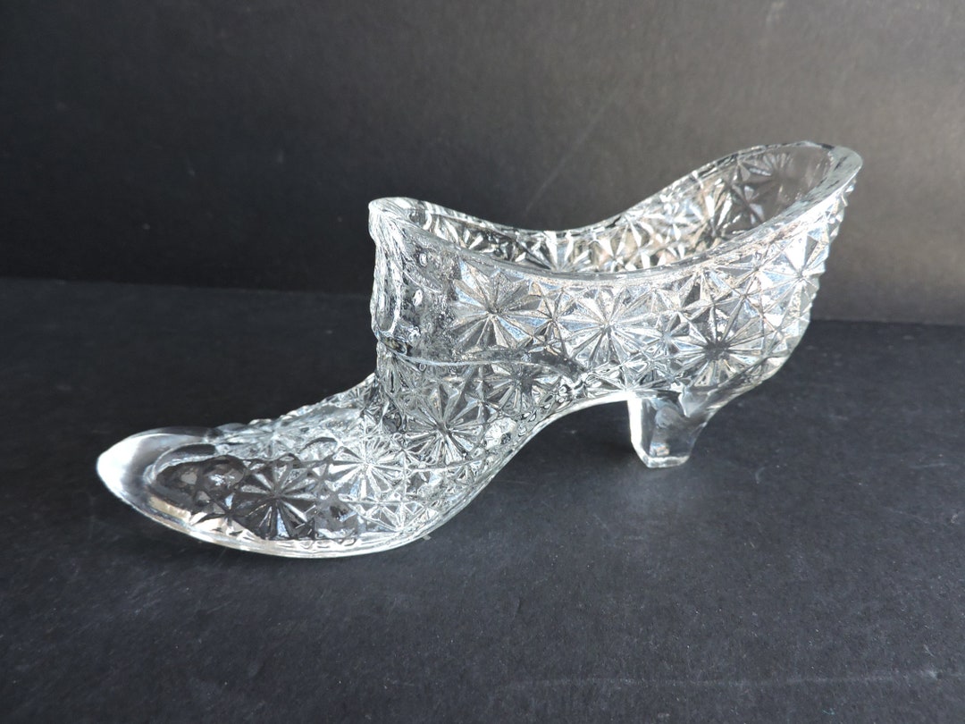 Glass Shoe Collectible Clear Daisy and Button Figurine Art Glass ...