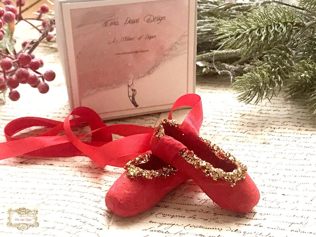 Miniature Paper Pointe Shoes in Ballerina Gift Box , Red Paper Ballet ...
