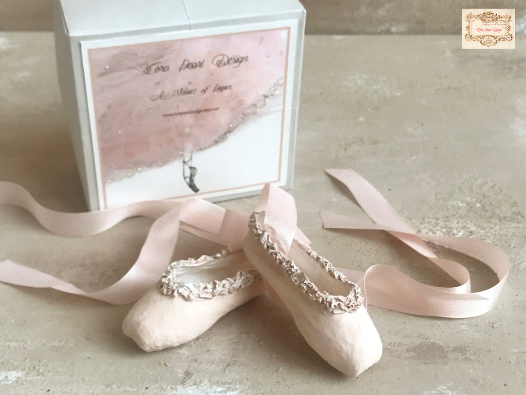 Miniature Paper Pointe Shoes in Ballerina Gift Box , Paper Ballet Shoes ...