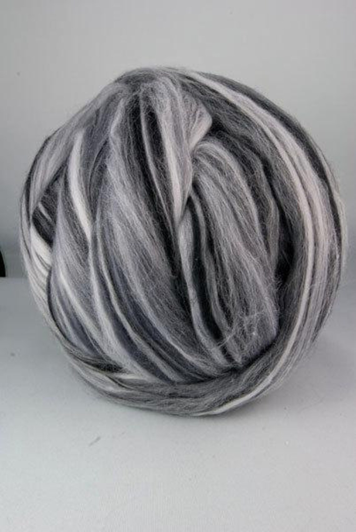 4 Oz Merino Wool Roving19 Microns Color:photography - Etsy