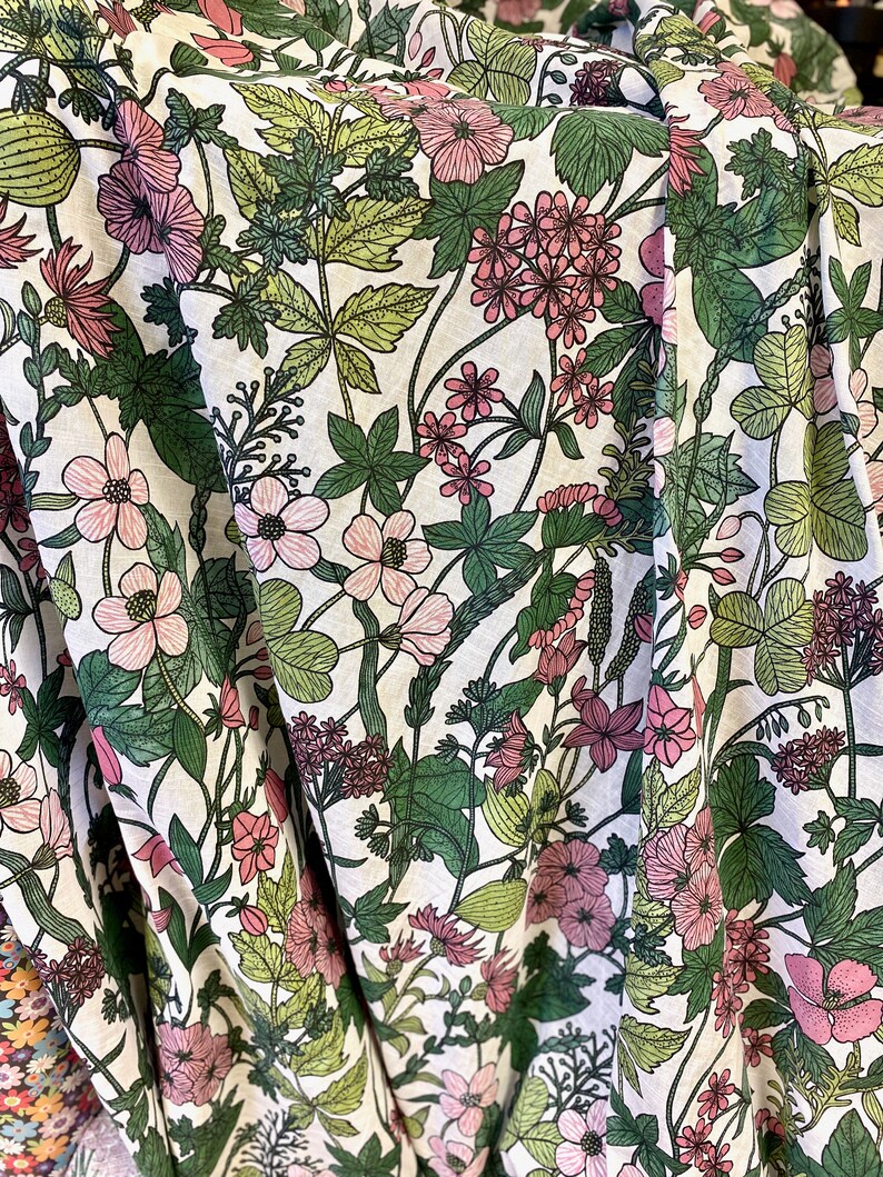 Floral Swedish Cotton Fabric Vintage Style Botanical Fabric ...
