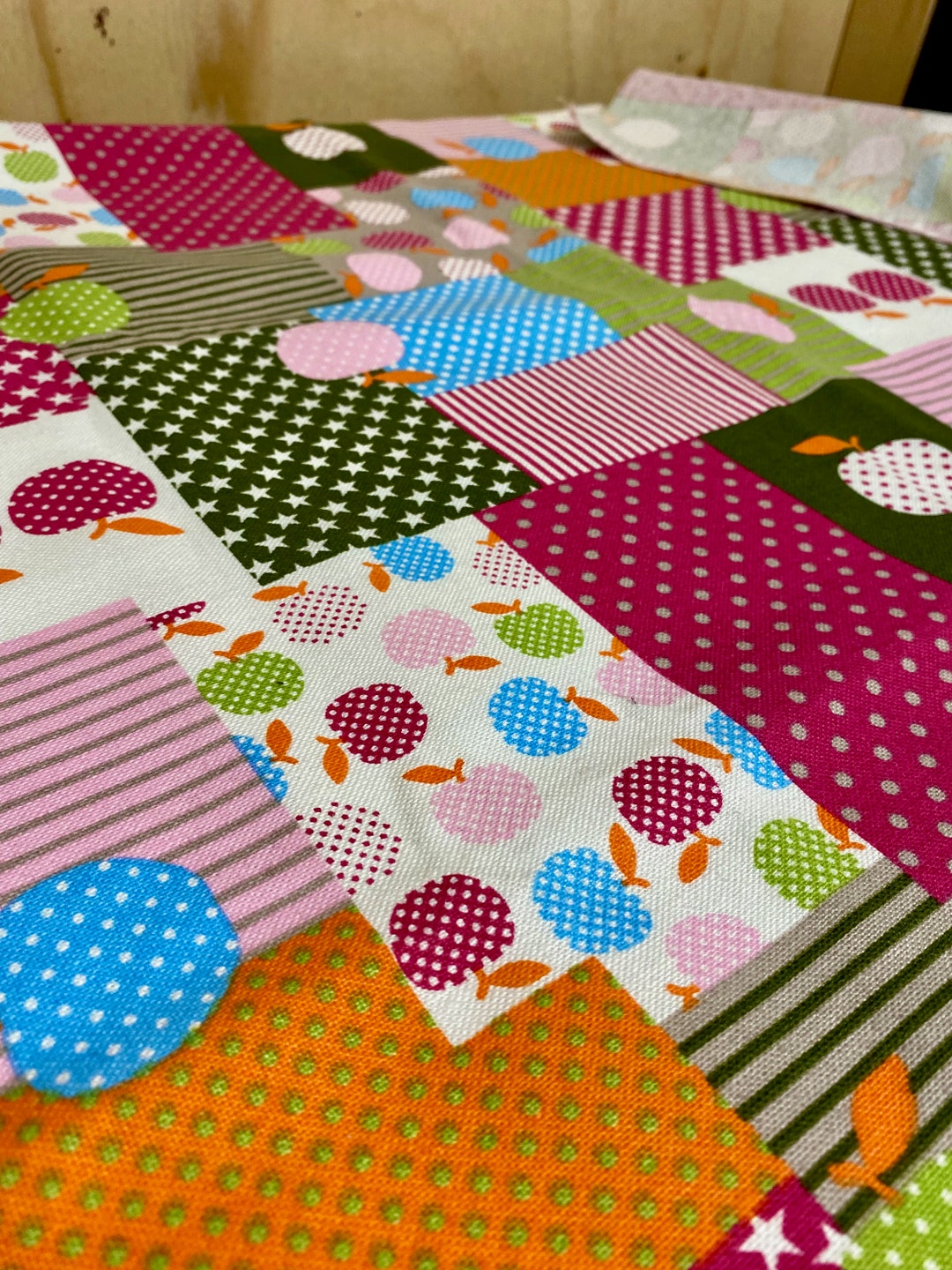 Scandinavian Retro Vintage Fabric. Mod Apple Floral Print. Cotton ...