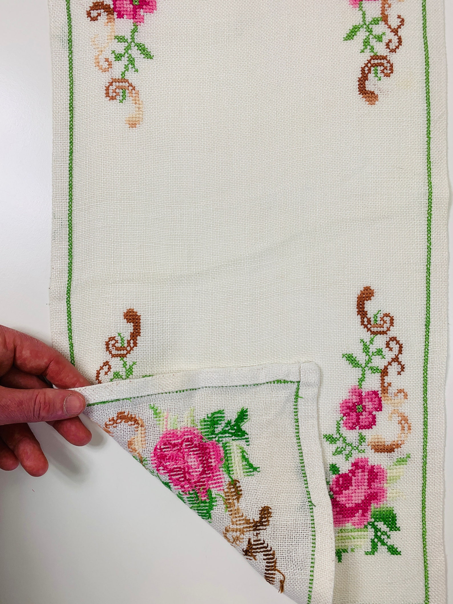 Swedish Vintage Hand Embroidered Table Runner: Red Pink - Etsy