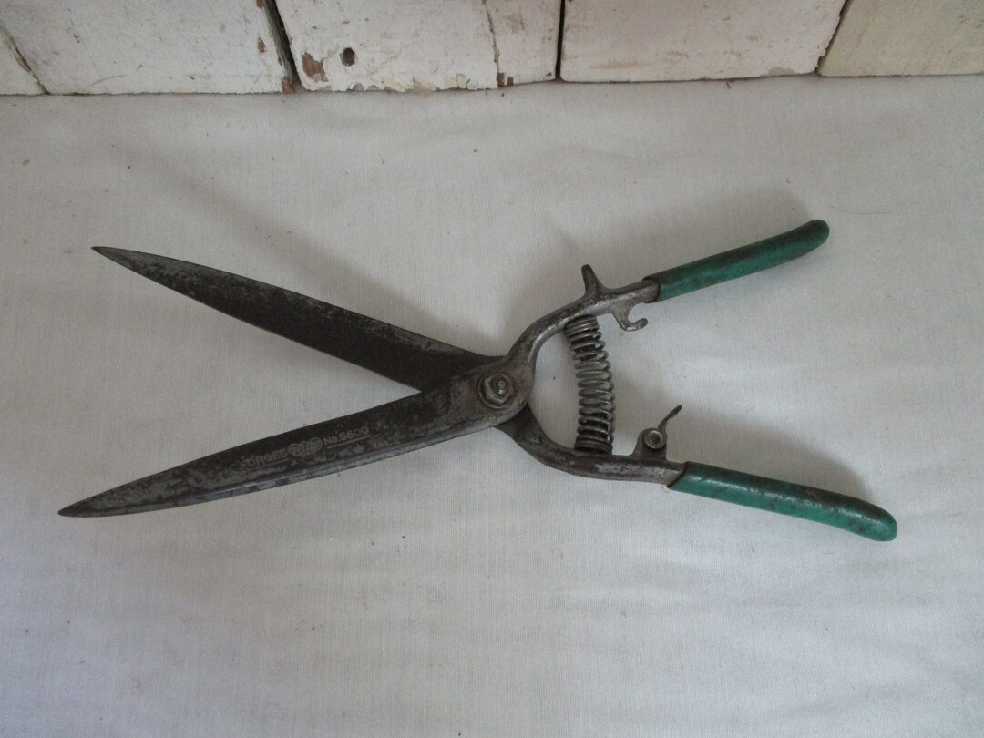 Vintage Green Metal Garden Grass Shears Snips, Hand Tool, Grass-snip ...
