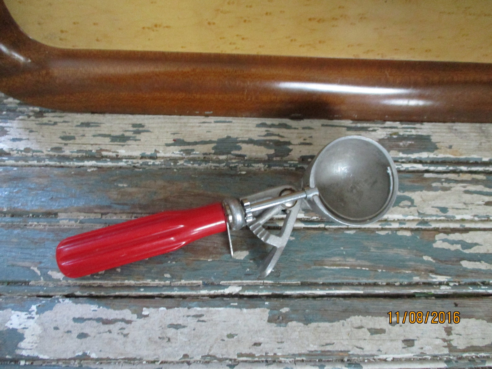 Peerless Ice Cream Scoop Red Bakelite Handle Auwsome Vintage - Etsy