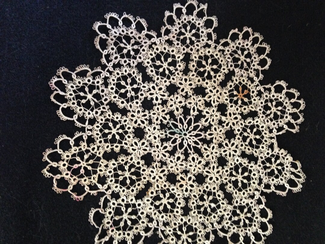 Two Round Ecru Beautiful Hand Tatted Doiles Ivory Colored Hand Made 1 ...