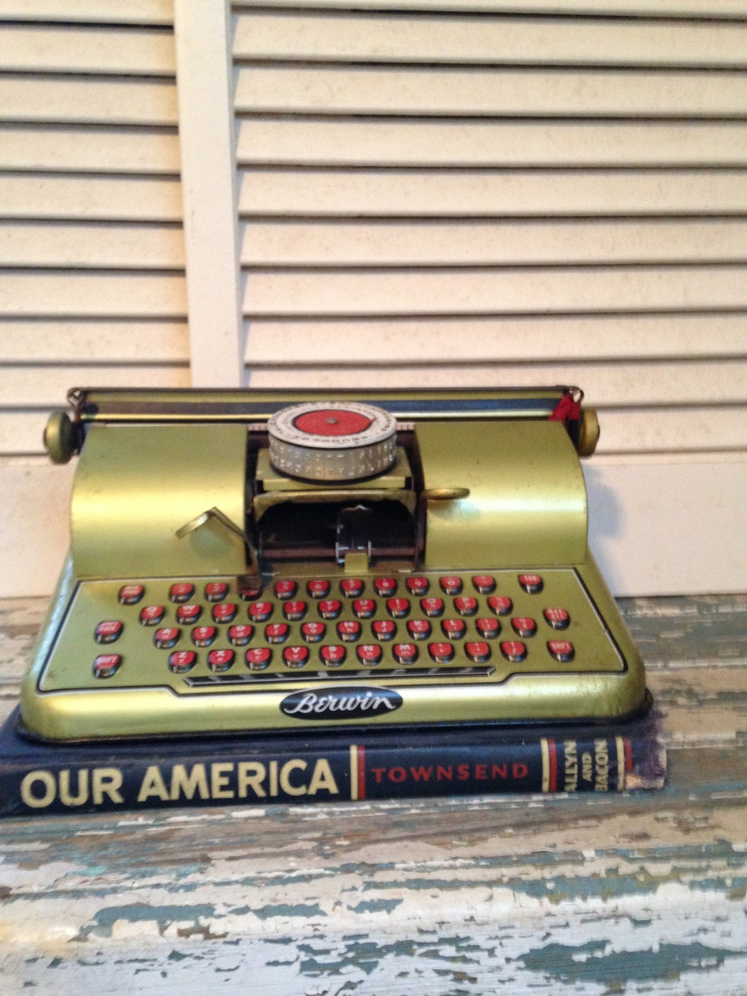 Vintage Typewriter Toy 1950s Berwin GOLD Typewriter Old Tin Typewriter ...