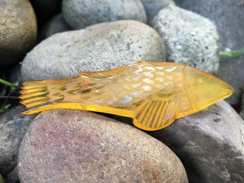Bakelite Brooch Fish Motif Carved Apple Juice 1920's-1930's Unused - Etsy