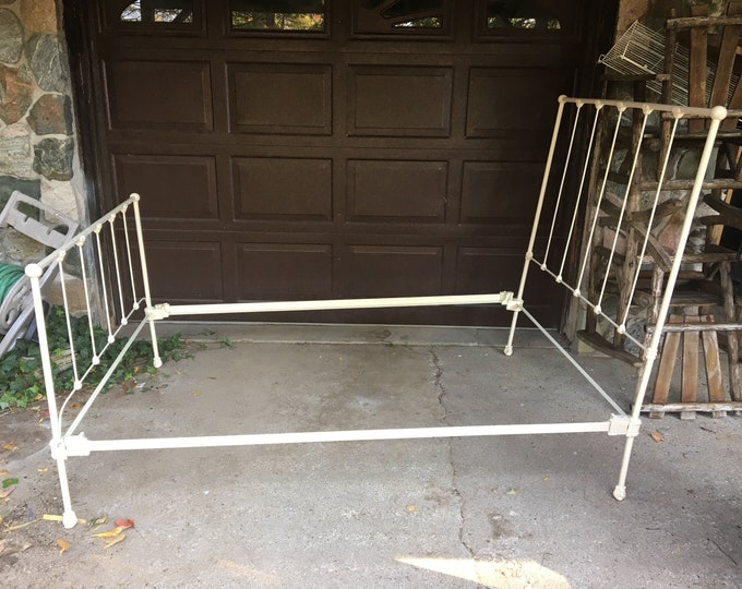 Antique Bed Frame - Etsy