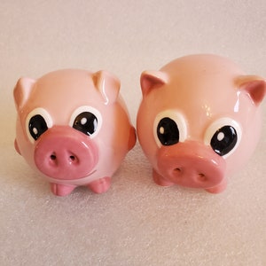 Vintage Cute Pair of Pink Ceramic Pig Salt & Pepper Shakers Table Decor ...