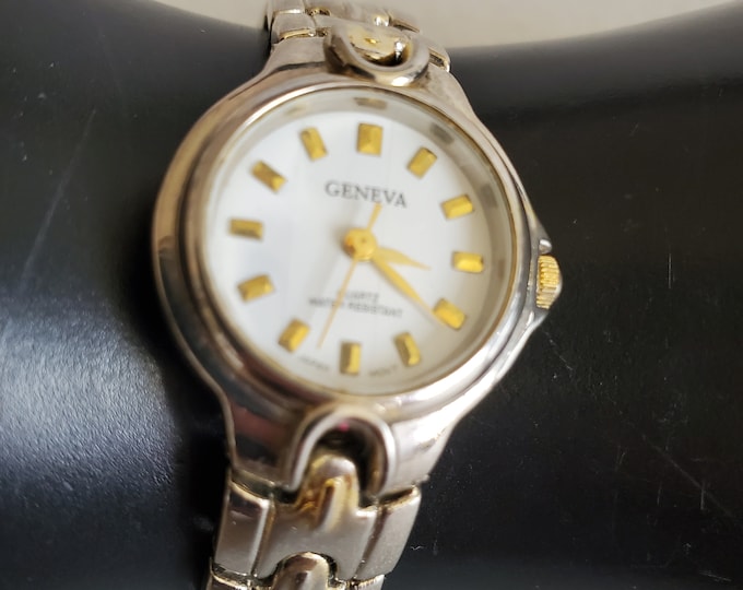 Vintage Round Bezel Geneva Quartz Water Resistant Mixed Metal Band ...