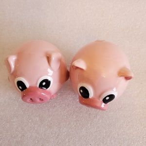 Vintage Cute Pair of Pink Ceramic Pig Salt & Pepper Shakers Table Decor ...