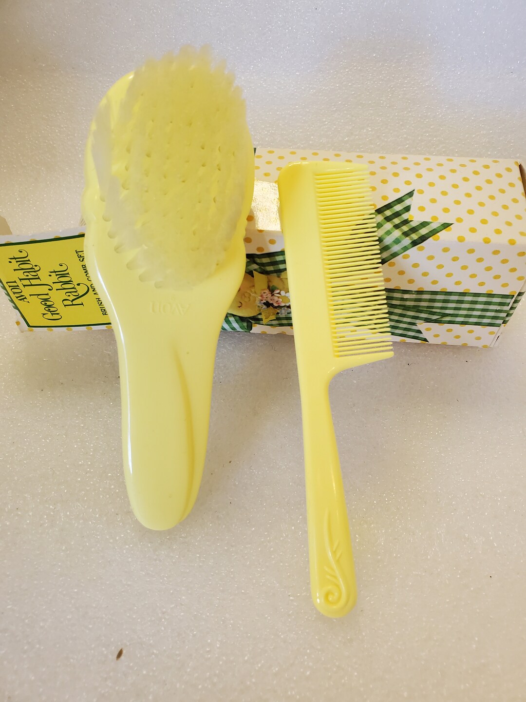 1981 Vintage Avon Baby Brush & Comb Set - Yellow Ear Bunny in Original ...