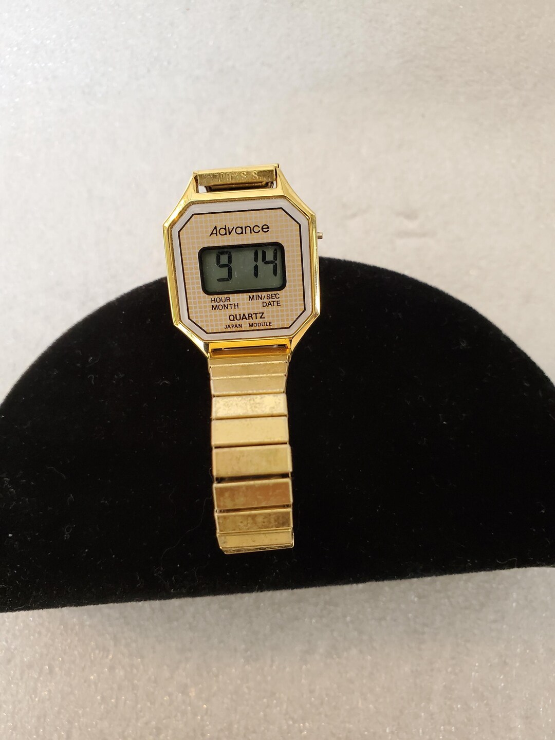 Vintage Advance Men's Stretch Quartz Watch W/hour Month & Second in ...