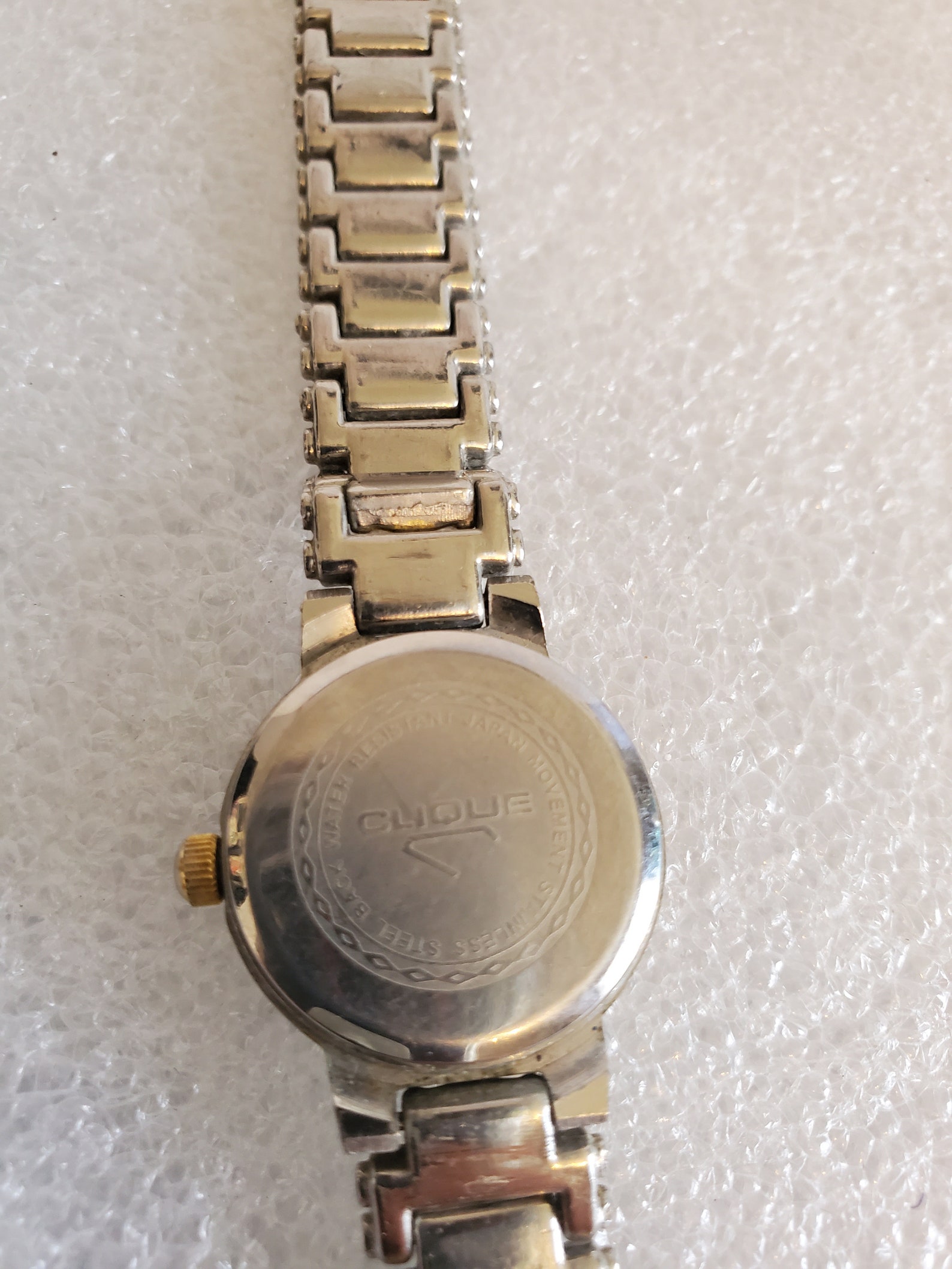 Vintage Ladies clique Quartz Round Gold Face Segmented Band Watch Nice ...