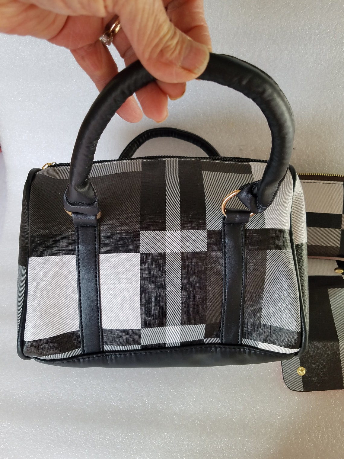 Vintage Black, Grey N White "mei&ge" Wrist Handle Handbag W/matching ...