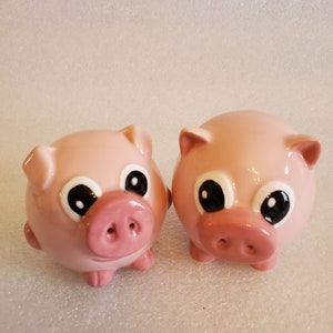 Vintage Cute Pair of Pink Ceramic Pig Salt & Pepper Shakers Table Decor ...