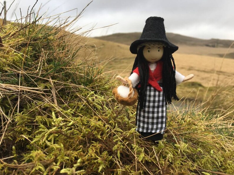 Welsh lady doll in traditional welsh dress | Etsy