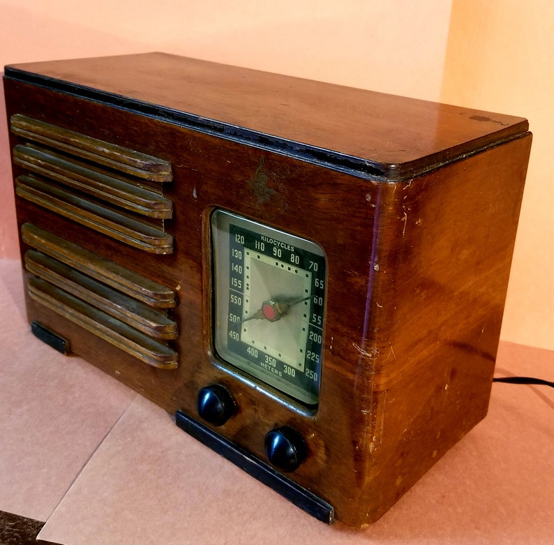 Emerson Tabletop AM Radio Working DQ-334 1940 Wood Ingraham Cabinet ...