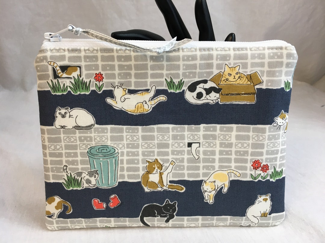 Yard Cats Padded Medium Zipper Bag, Cats Accessory Pouch, Cats Zipper ...