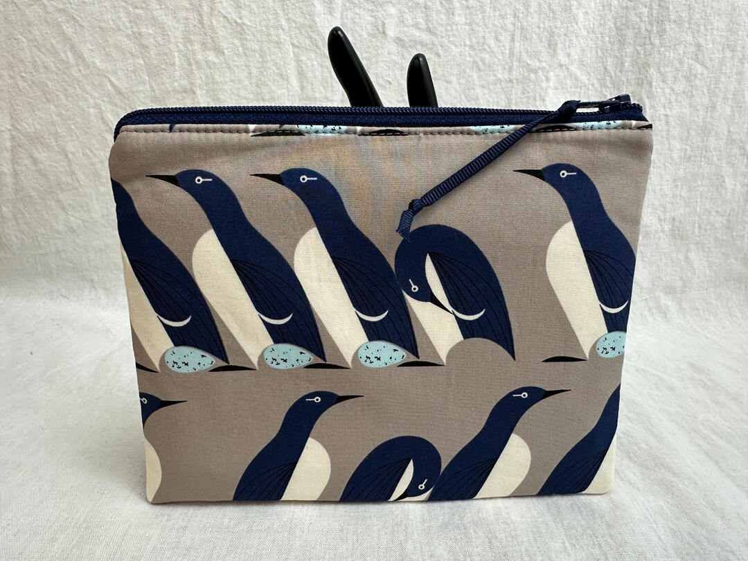 Penguin Medium Padded Zipper Bag, Penguin Cosmetic Bag, Penguin ...