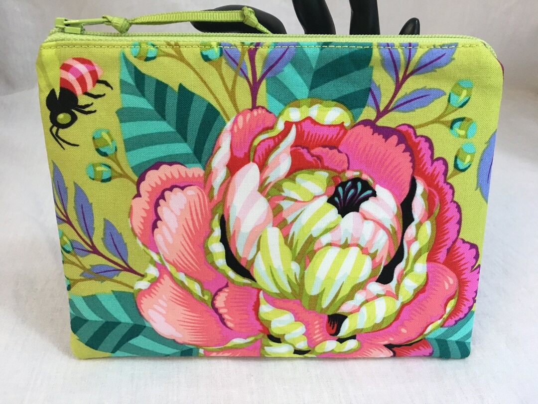 Tula Moon Garden Padded Medium Zipper Pouch, Travel Pouch, Accessory ...