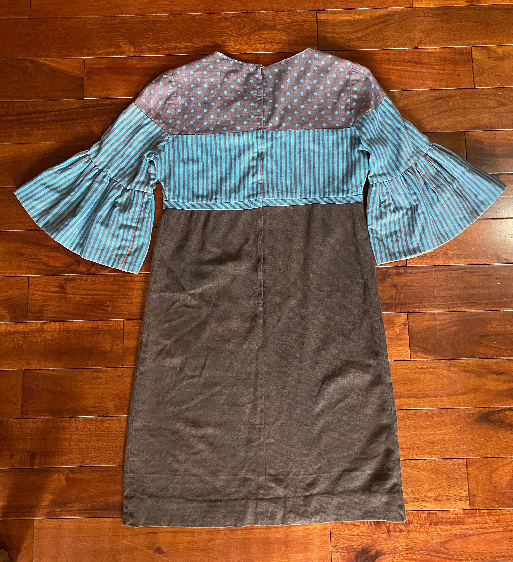 1970's Vintage Huk-a-poo Dress With Bell Sleeves - Etsy