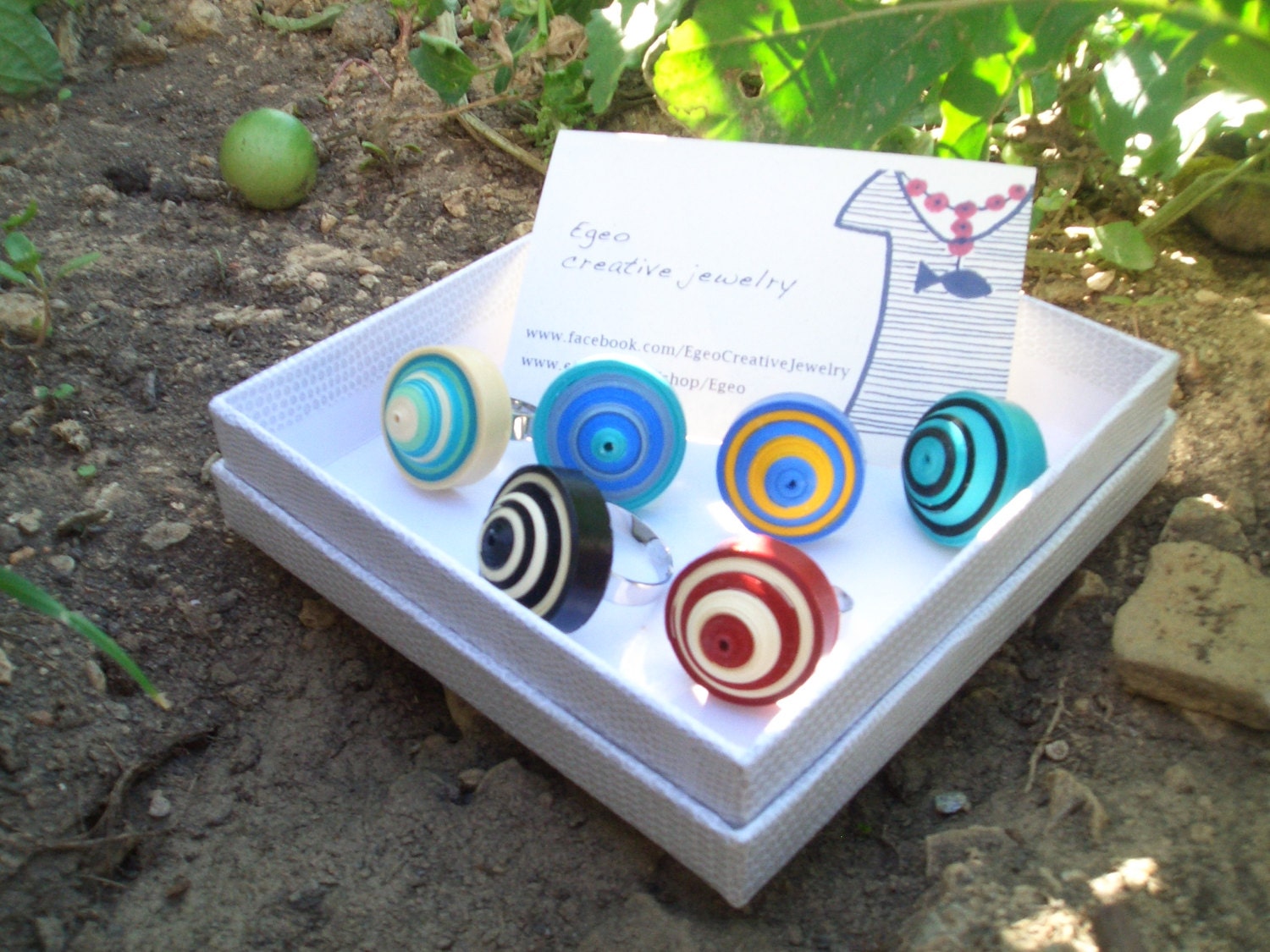 Paper Ring - Black & White Chunky Paper Round Ring With an Adjustable ...