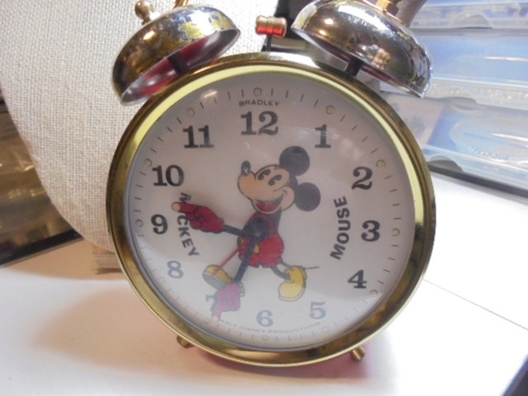 Micky Mouse Wind Alarm Clock 1960's - Etsy