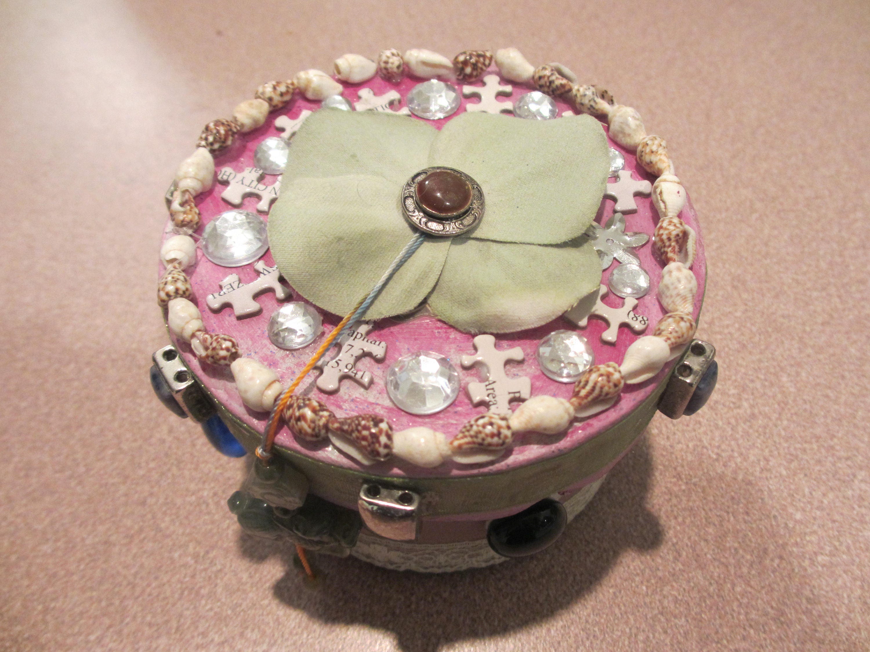 Shelly, a Round Cardboard Box - Etsy