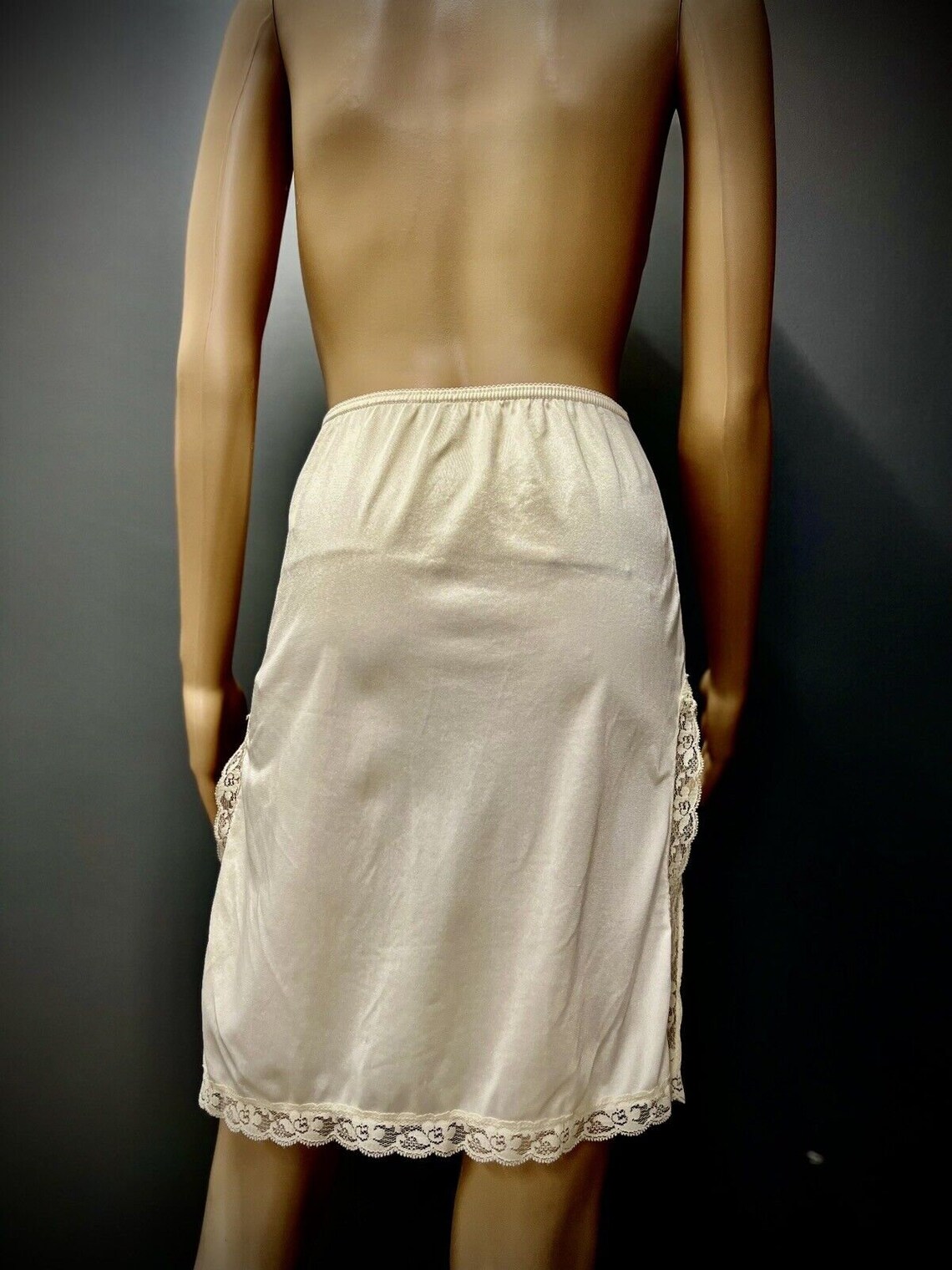 Vintage Mel-lin Half Slip Size Small 100% Nylon Cream Tall Side Slits ...