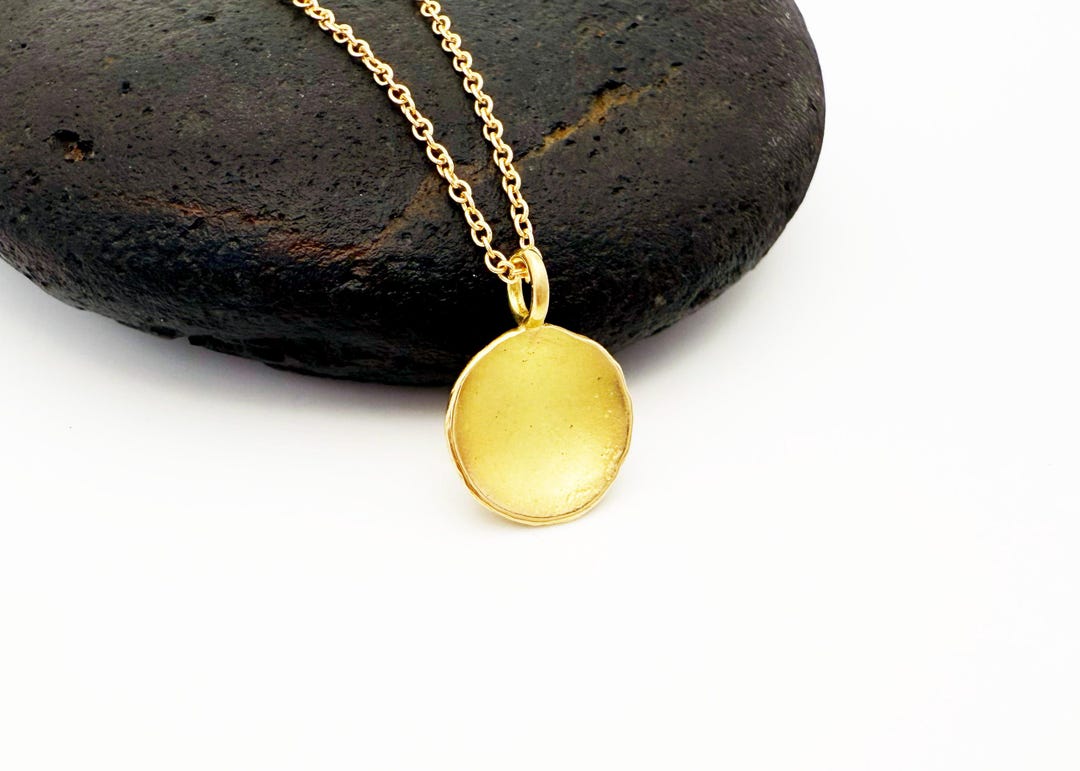 18k Gold Disc Pendant Necklace: Handmade Minimalist Jewelry - Etsy