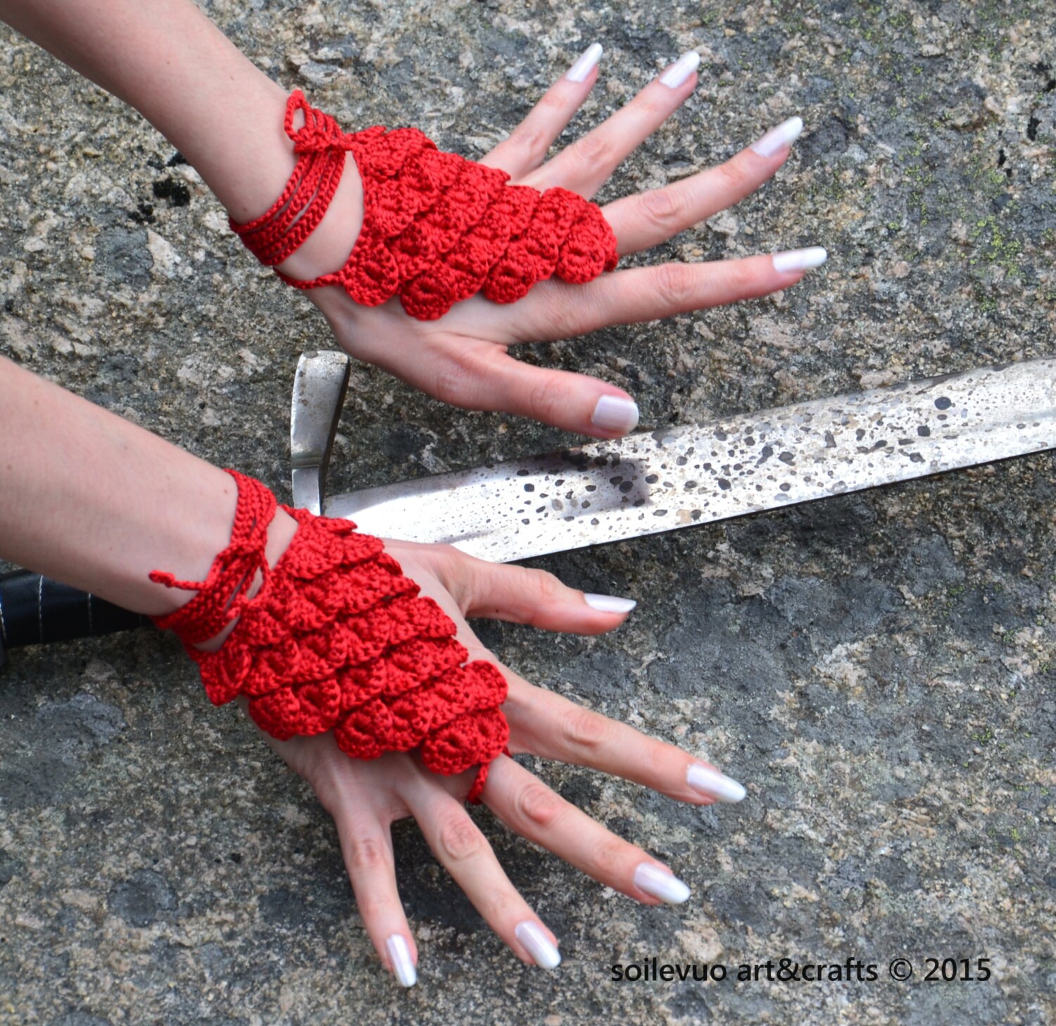 Red Dragon Scale Gauntlets Fantasy Queen Hand Decor Red Cuff - Etsy