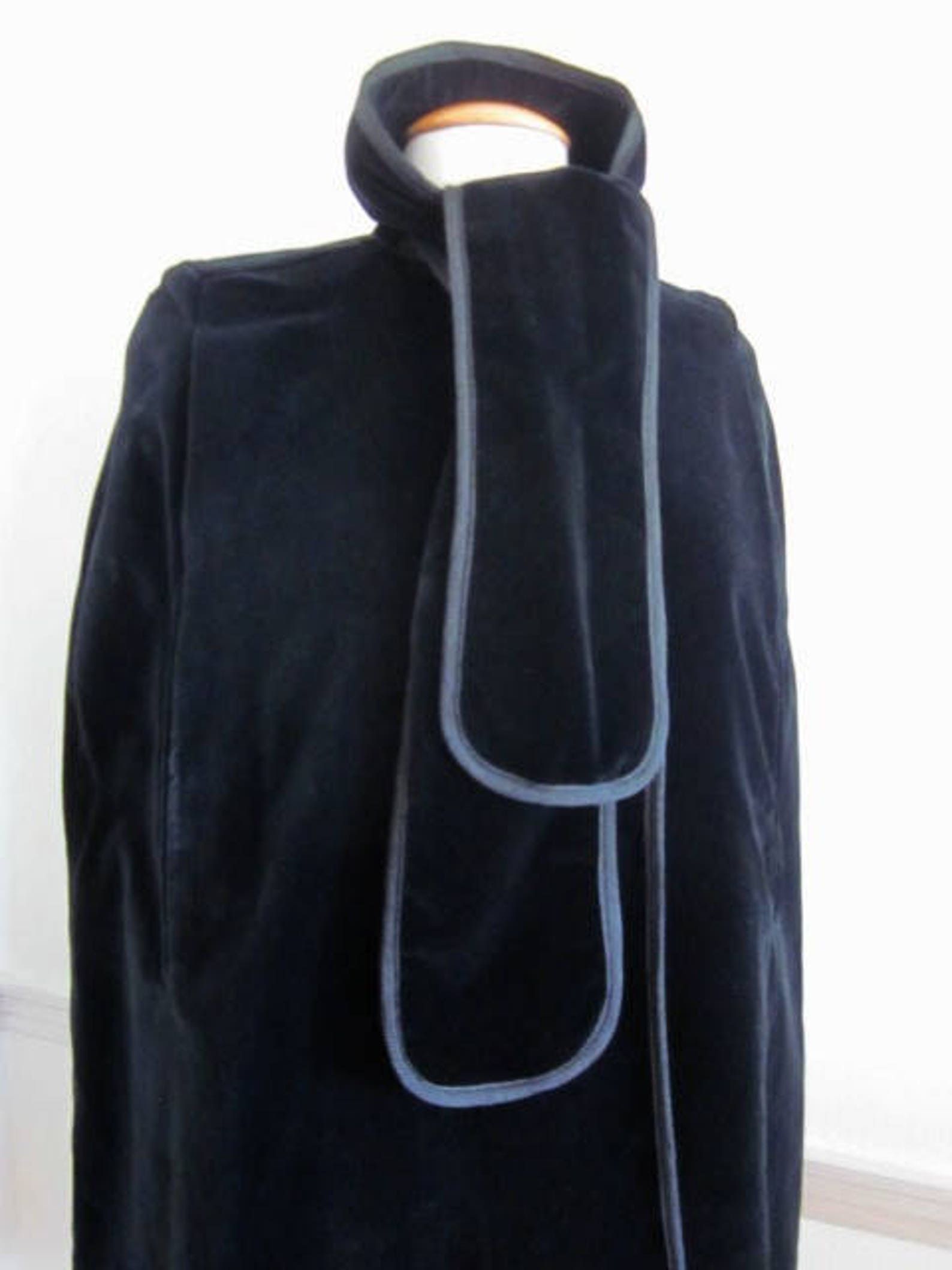 Vintage Velvet Cape / Black Velvet Cape / Alorna Velvet Cape / Vintage ...
