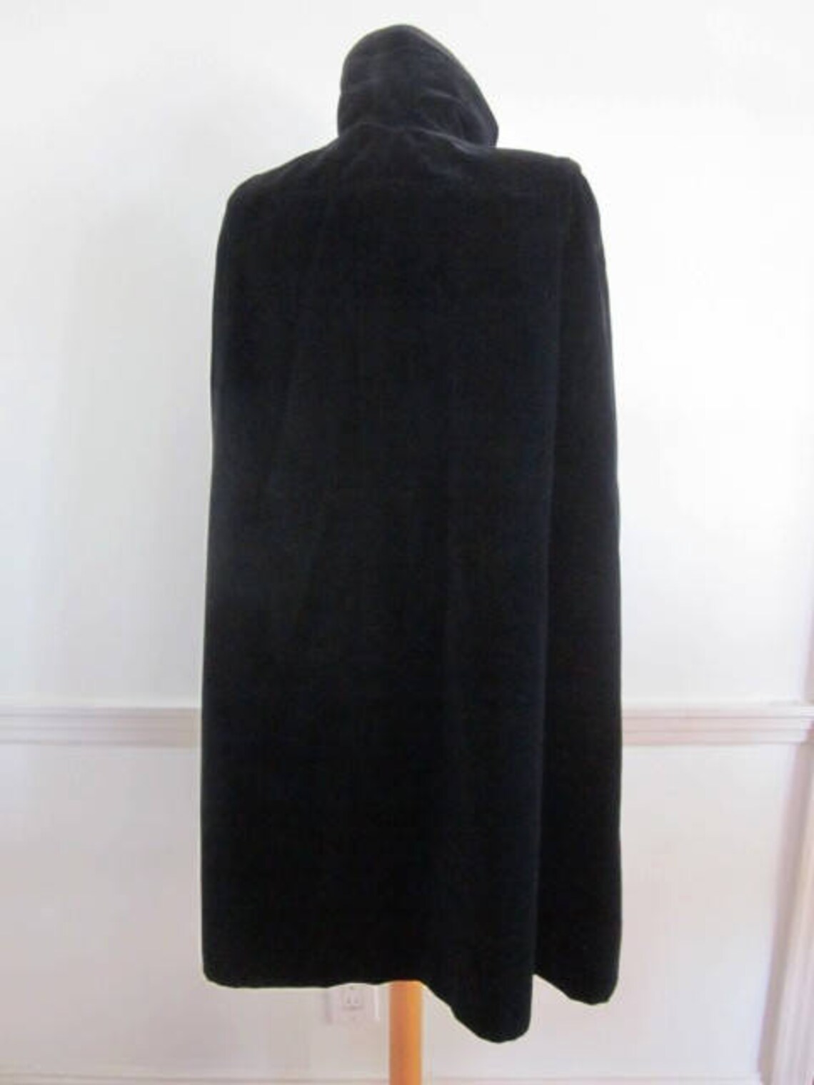 Vintage Velvet Cape / Black Velvet Cape / Alorna Velvet Cape / Vintage ...