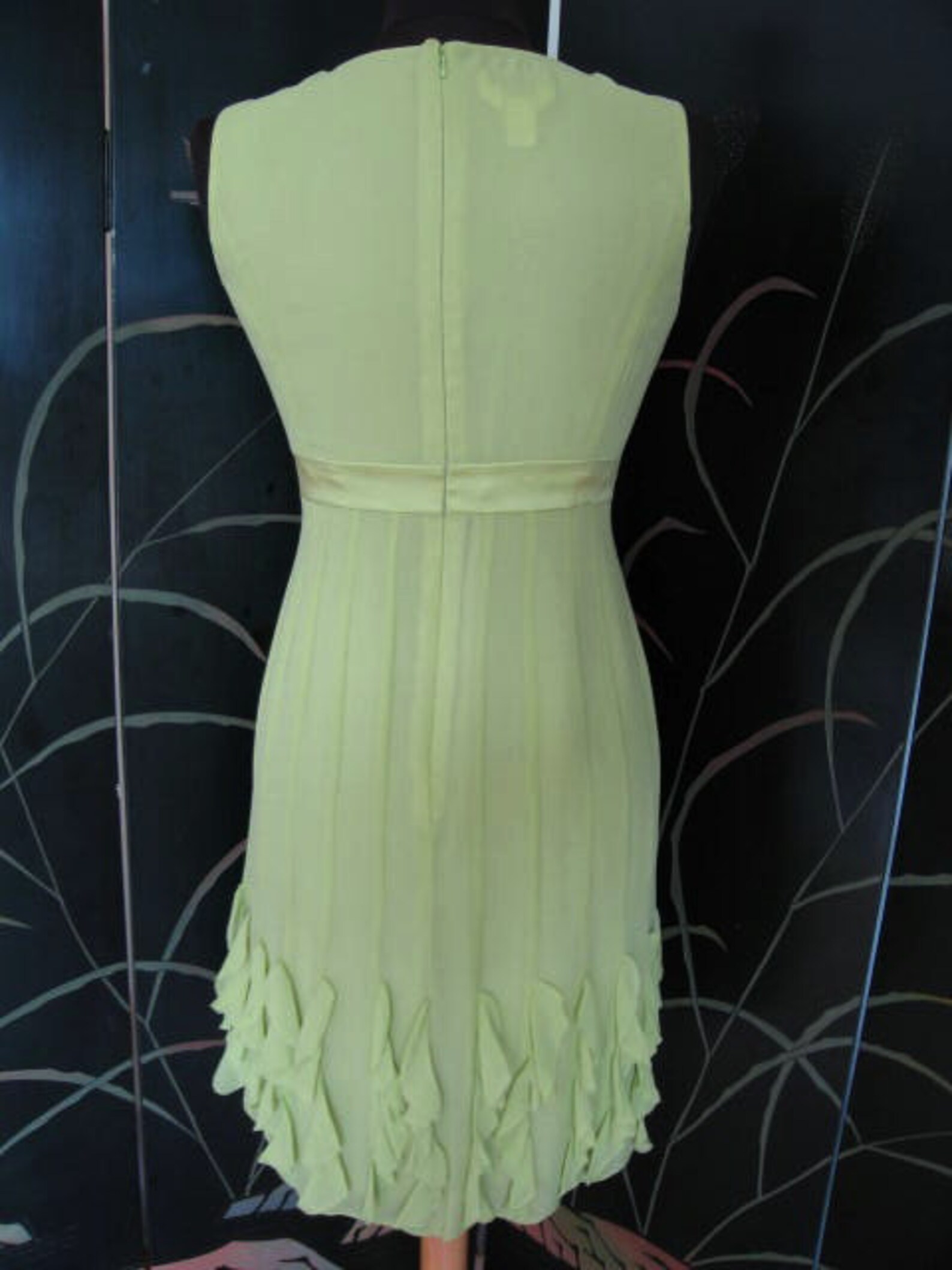 Green Silk Ruffled Dress / Fits S / Mod Style Green Dress / - Etsy
