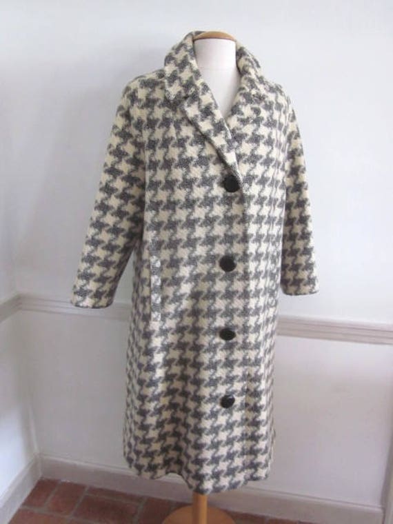50s Houndstooth Coat / Vintage 50s Check Coat / White… - Gem