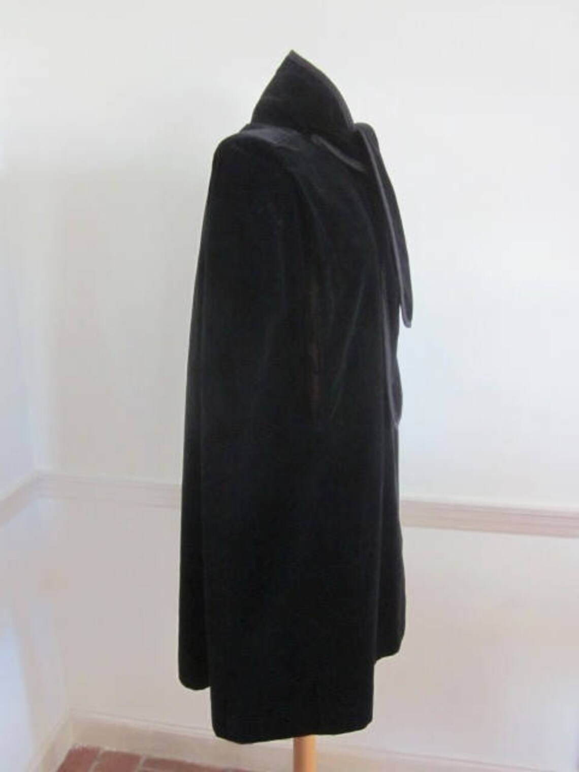 Vintage Velvet Cape / Black Velvet Cape / Alorna Velvet Cape / Vintage ...
