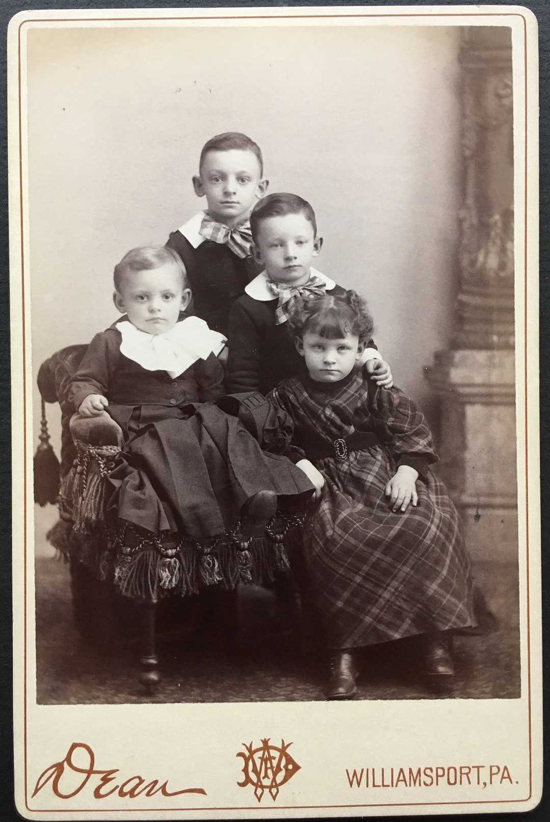 Portrait of 4 SIBLINGS Adorable Studio Portrait - Etsy