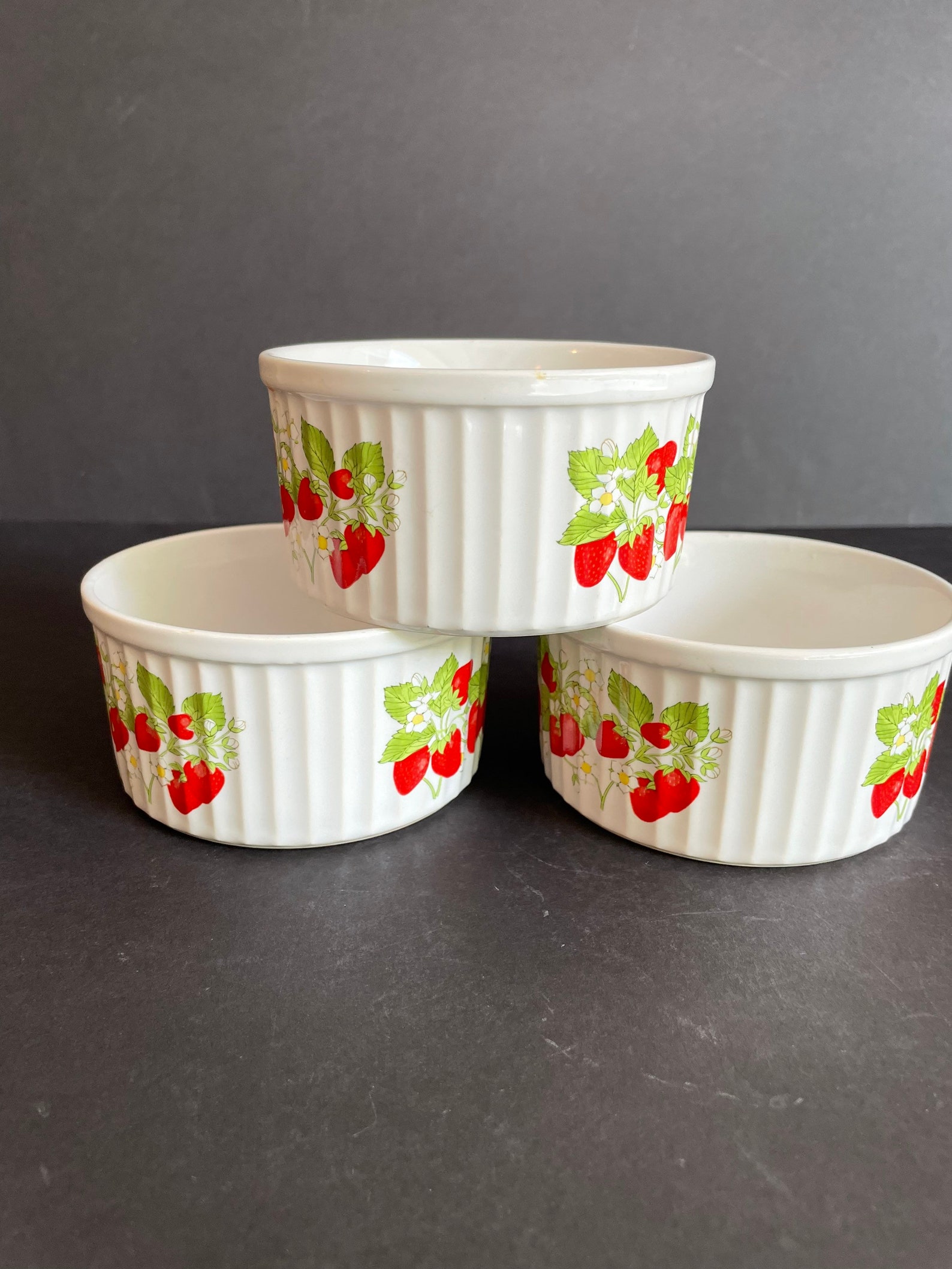 Vintage Strawberry Custard Bowls Set of Three - Etsy